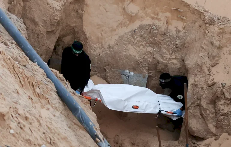 Al-Qassam Hands Over Another Body, and Israel Estimates That More Will ...