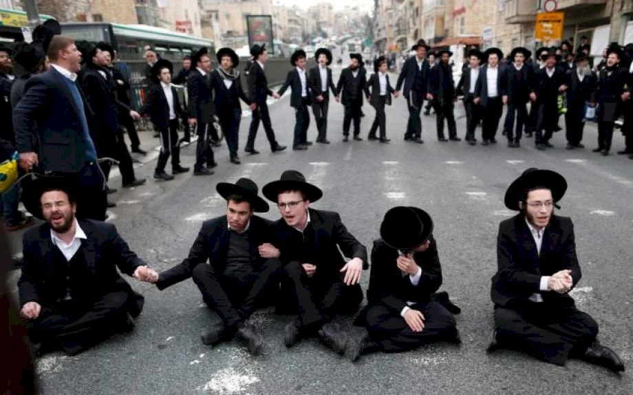 Injuries in Clashes Between Haredim and Israeli Police in Jerusalem ...