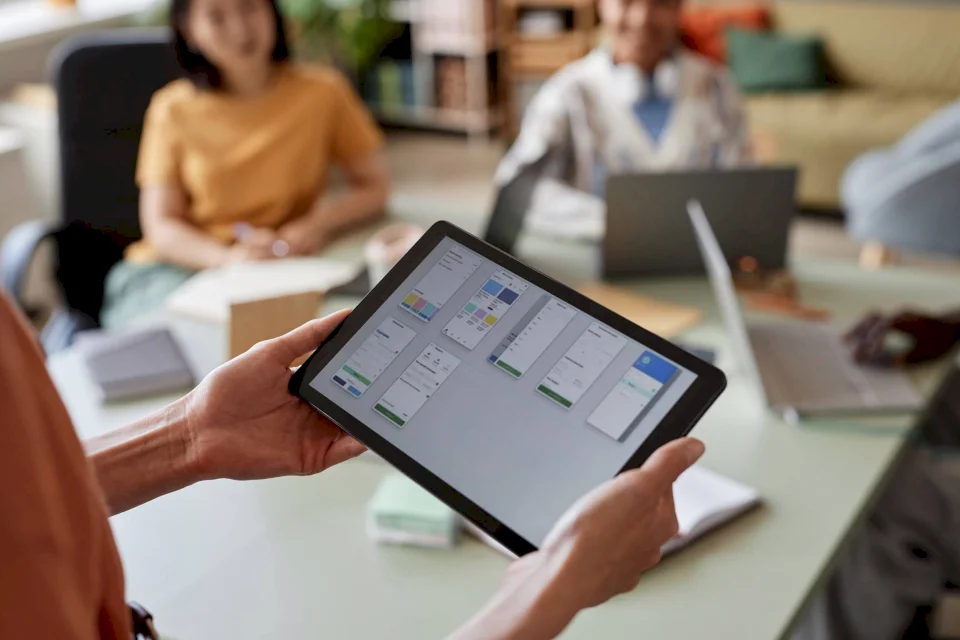 A Study by Lenovo: 98% of Generation Z Students Use AI as Daily Support ...